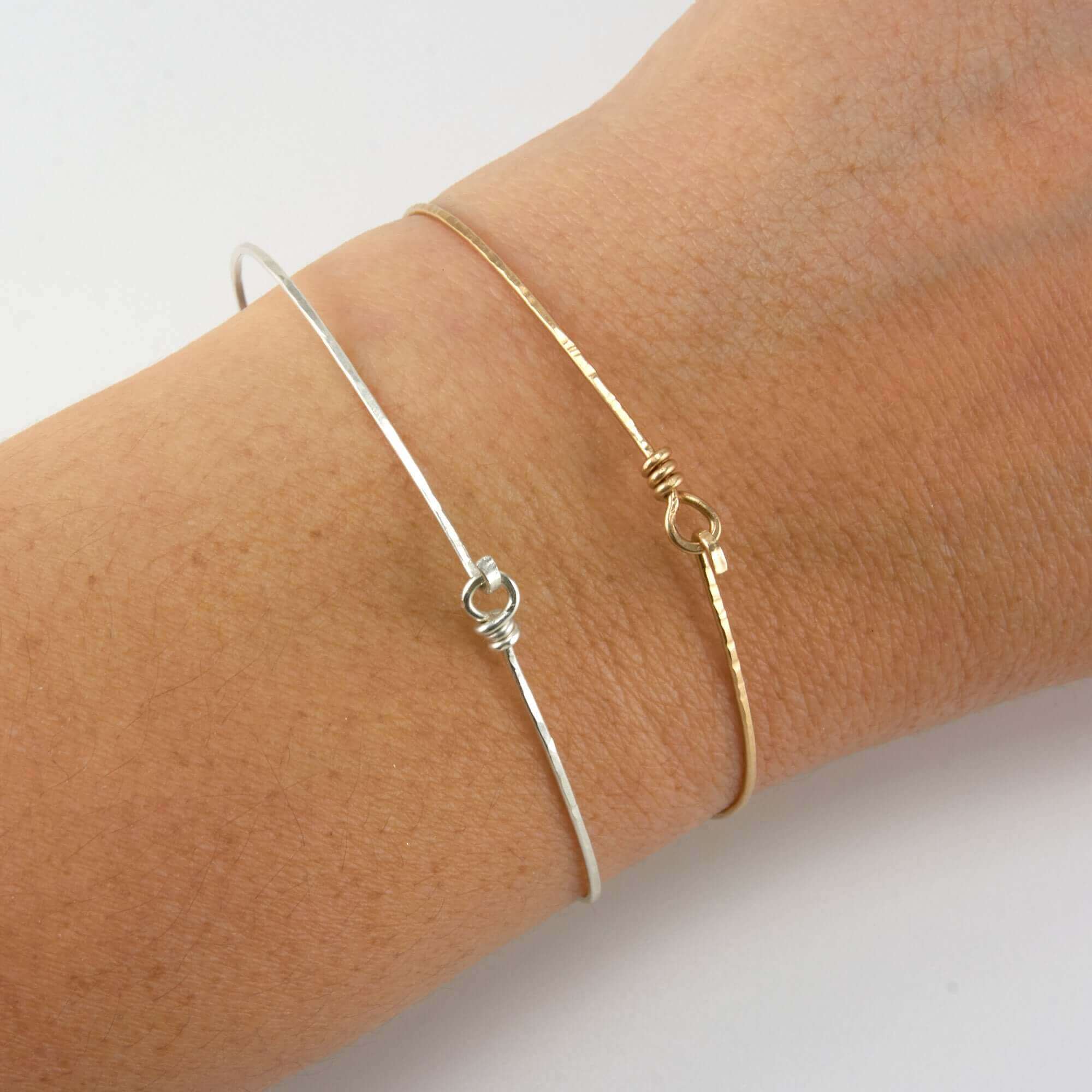 PIPA OVAL SLIM BRACELET - LADIES JEWELRY | VICTORIA BEKERMAN